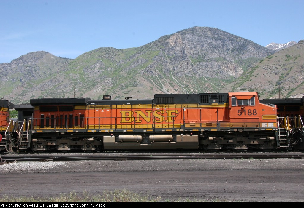 BNSF 5188